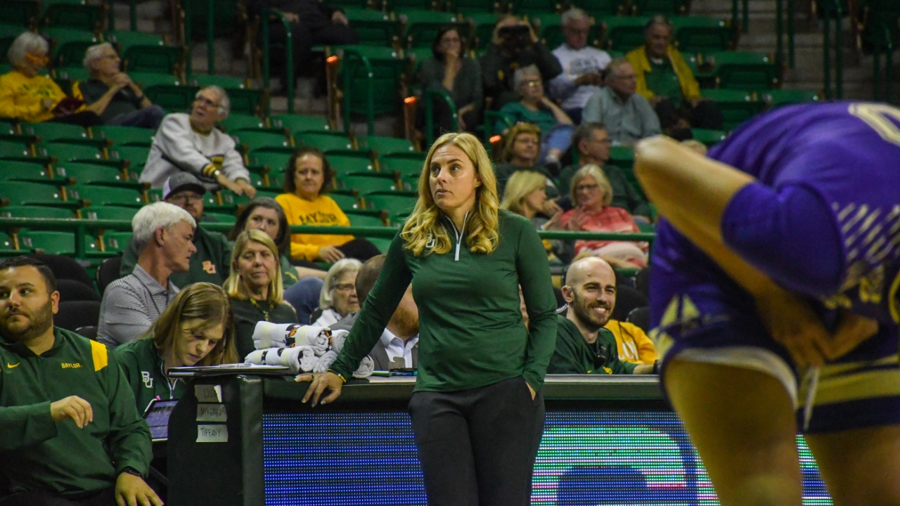 Caitlin Bickle, NaLyssa Smith, and coach Nicki Collen Preview Michigan ...